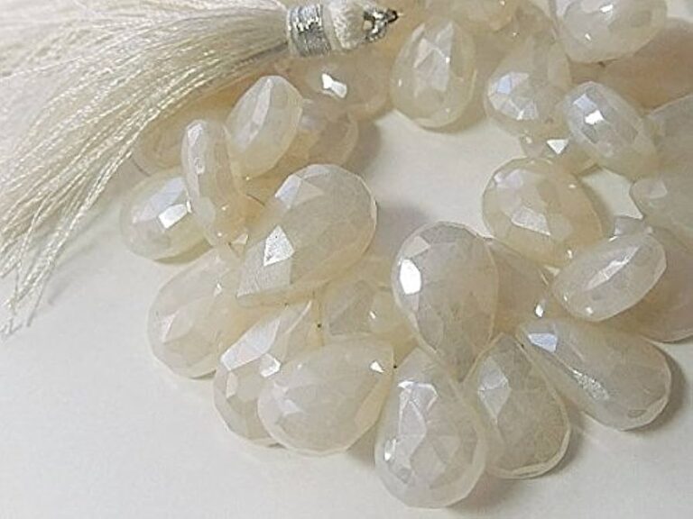 Descubre las fascinantes características de la perla calcedonia