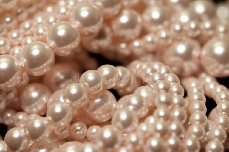 Descubre las sorprendentes características de las perlas rosadas